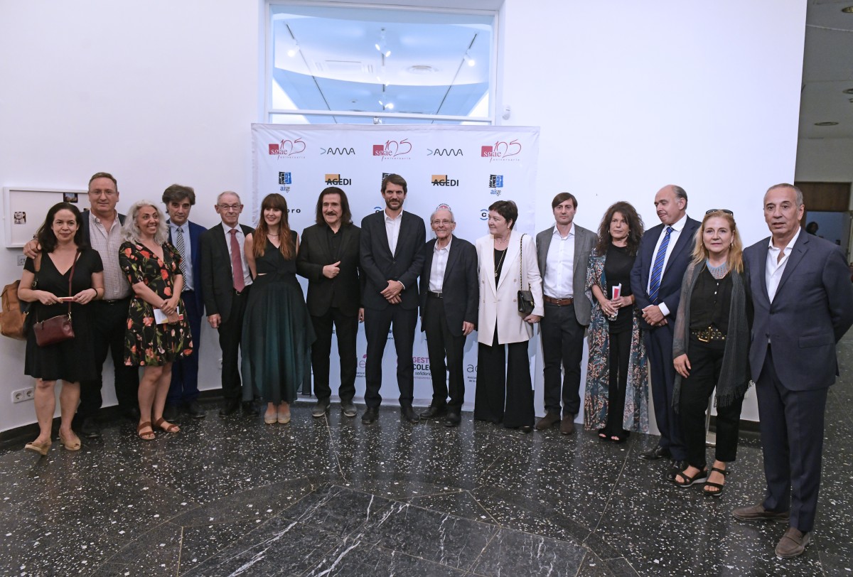 Frances moore, ex ceo de ifpi, reconocida con el el premio adepi 2024 ...